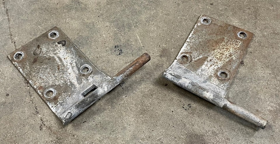 Land Rover Series Bonnet Hinge Pair Early 4 bolt type Genuine 330138 ...