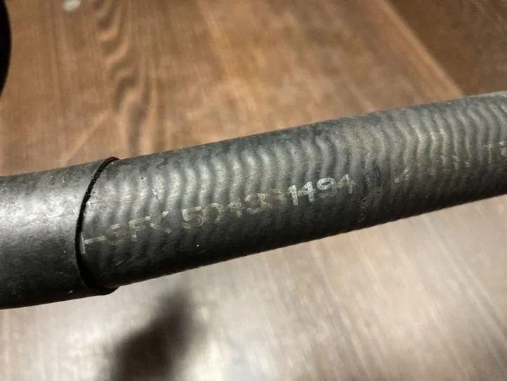 IVECO DAILY VI Box Coolant Hose Pipe 504331494 3.00 Diesel 107kw 2015 ...