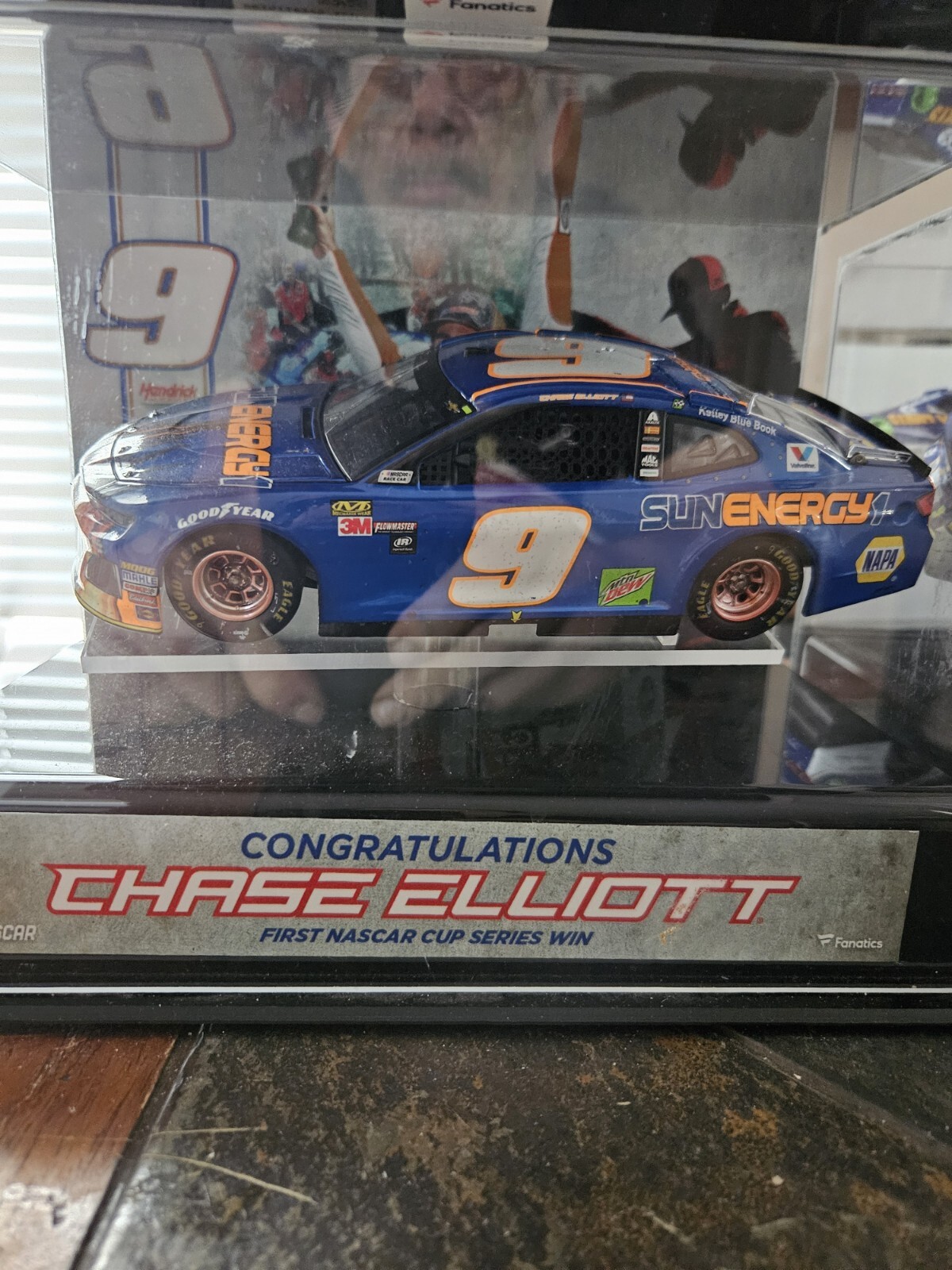 Chase ELLIOT Sun Energy First Win Elite With Fanatics First Win Display ...