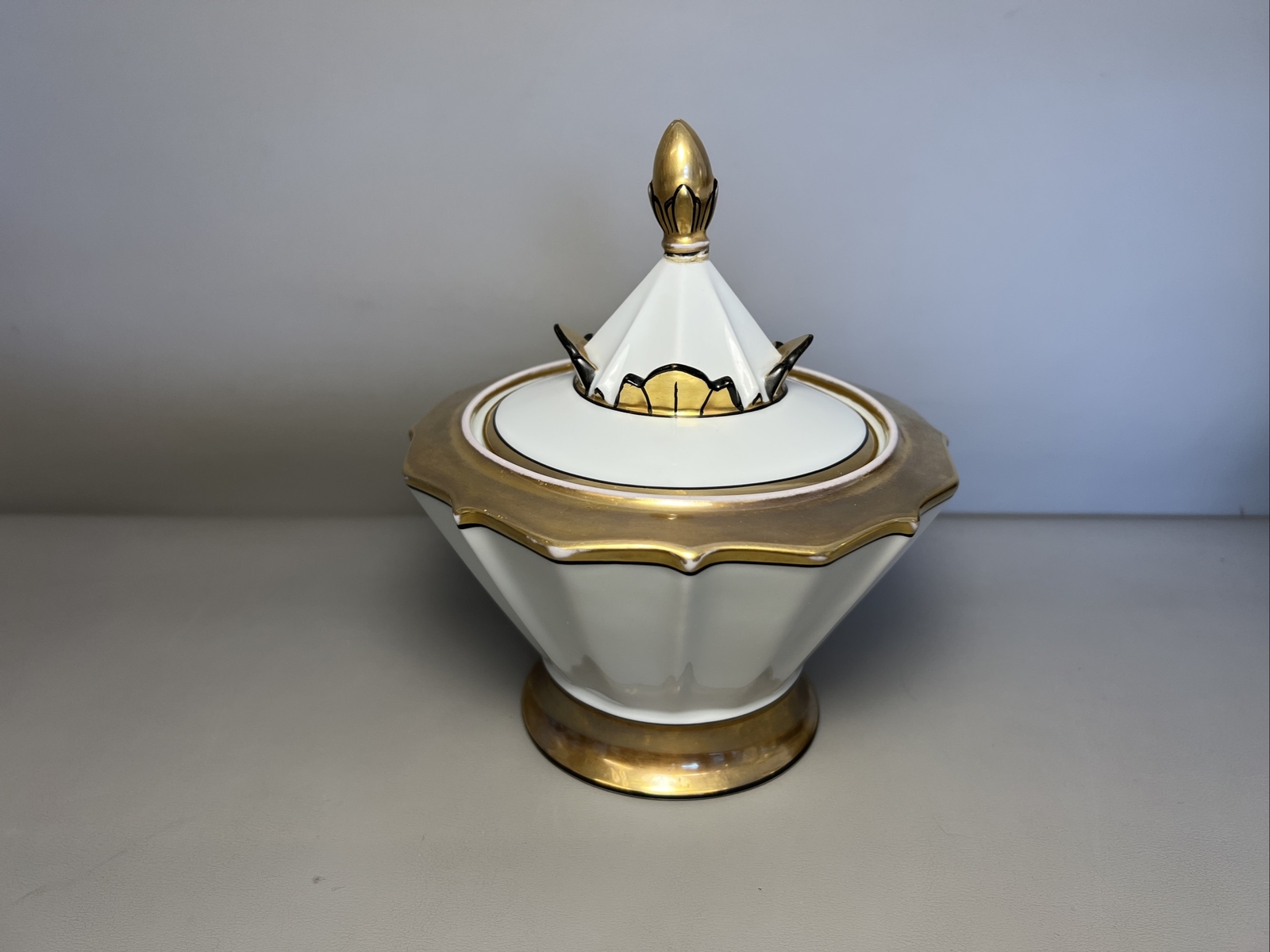 Hertel Jacob Rehau | Bonboniere Deckeldose | ART DECO | Handmalerei ...