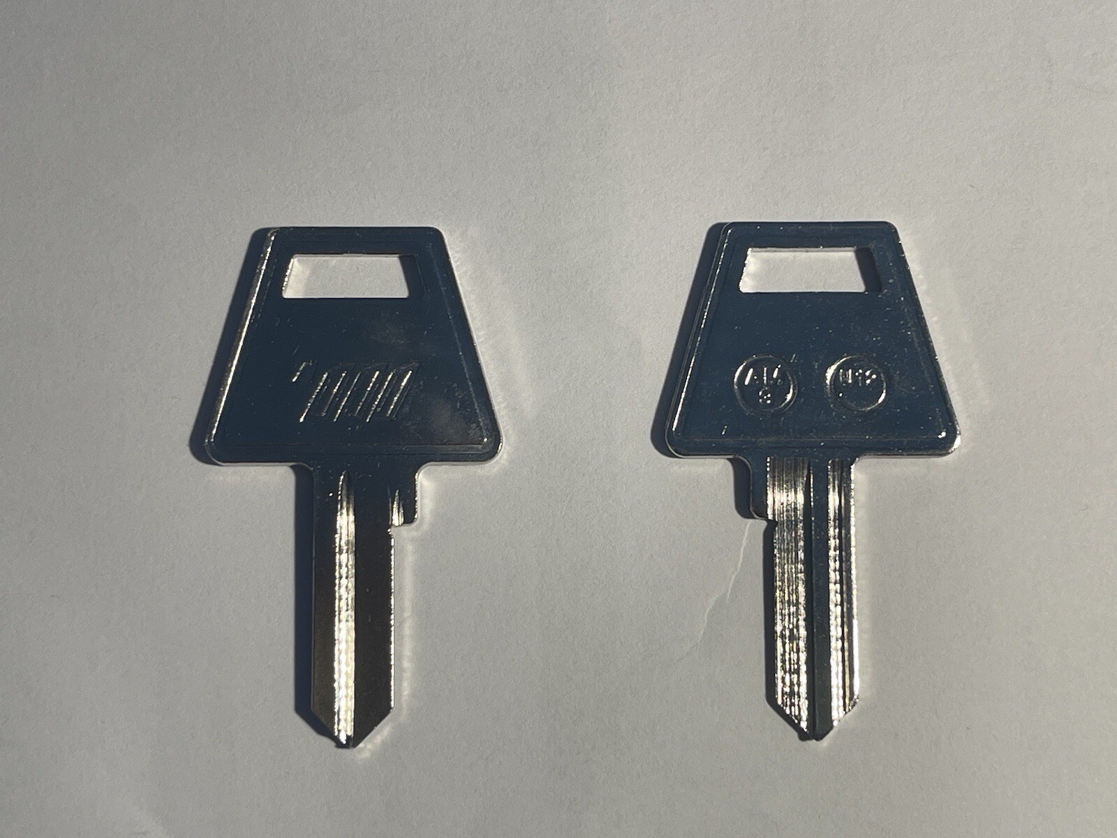 Qty of 100 Janus Solid Brass Nickel Plated Key Blanks By Modern (AM3 ...