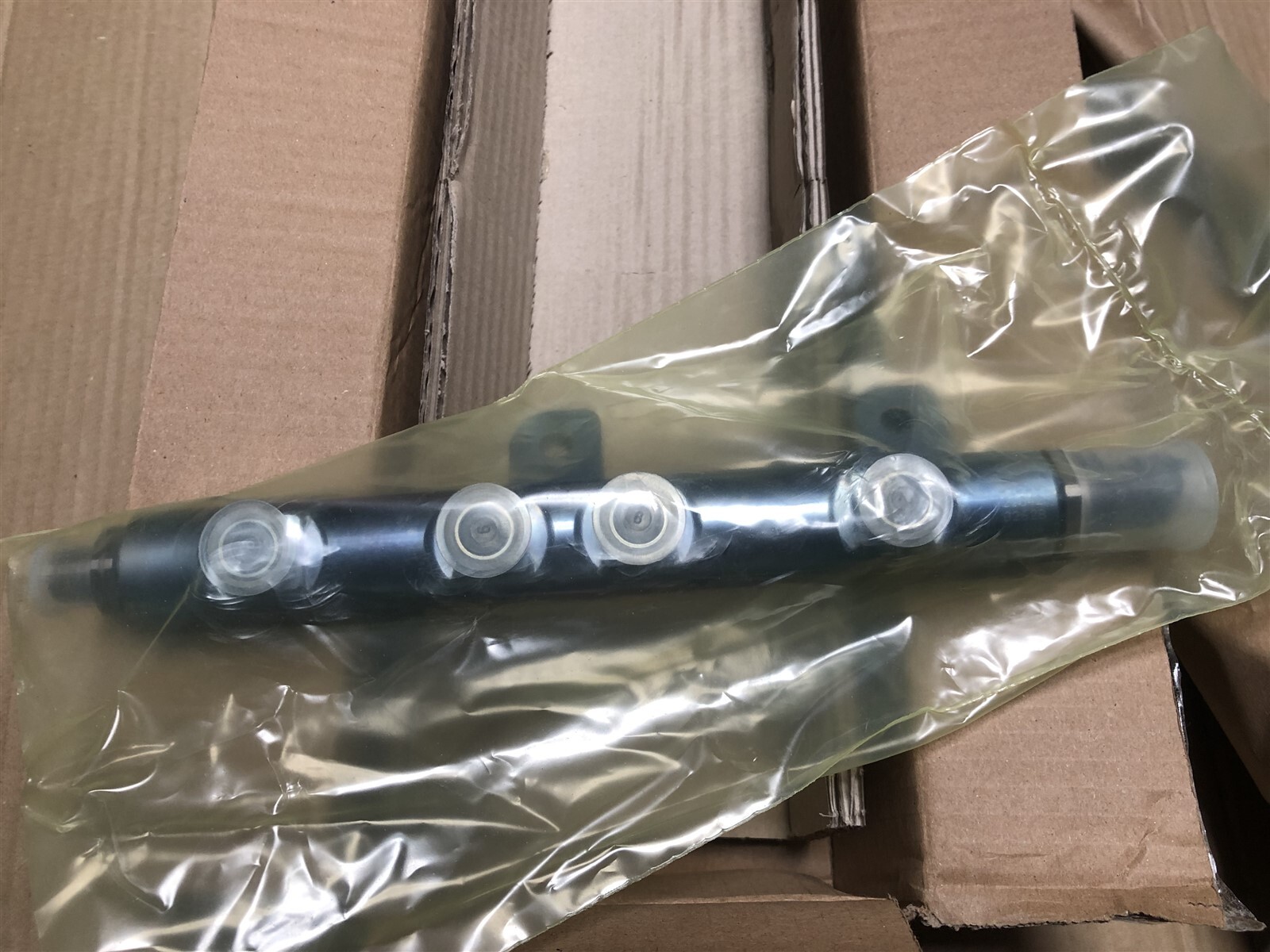 LAND ROVER DISCOVERY 4 & 5 RANGE ROVER 3.0 DIESEL FUEL RAIL !!GENUINE ...