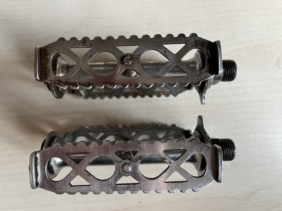 TWO RIGHT SIDE Vintage Rat Trap Bicycle Pedals FOR SPARES ONLY | eBay UK