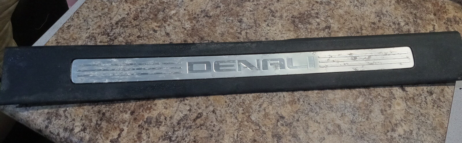 07 08 09 GMC YUKON DENALI FRONT DOOR INTERIOR SILL SCUFF PLATE KICK SET ...