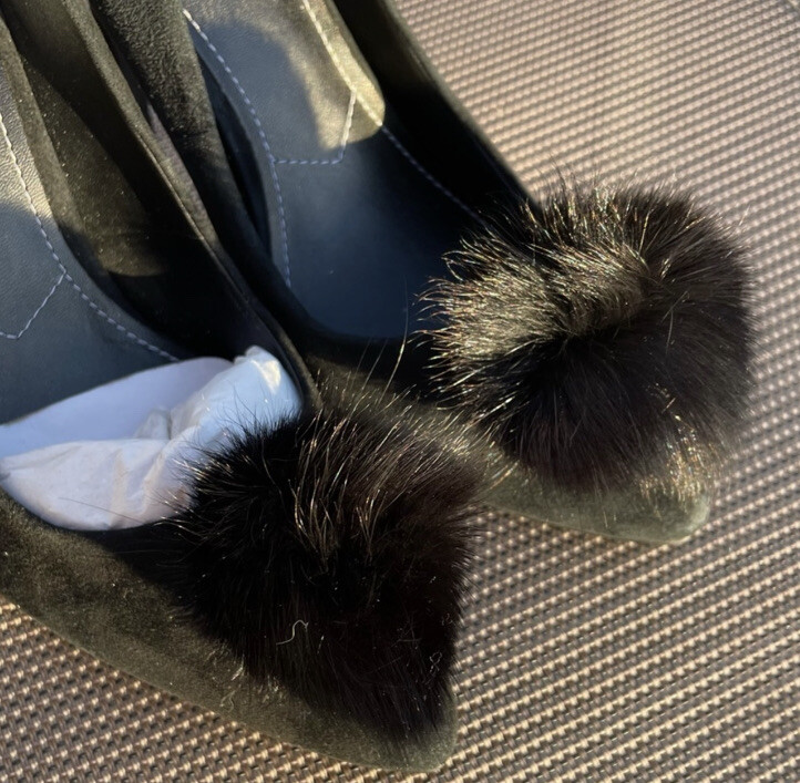 Charles David Womens Stiletto Pointed Toe Fox Pom Pom Pumps Black Suede ...