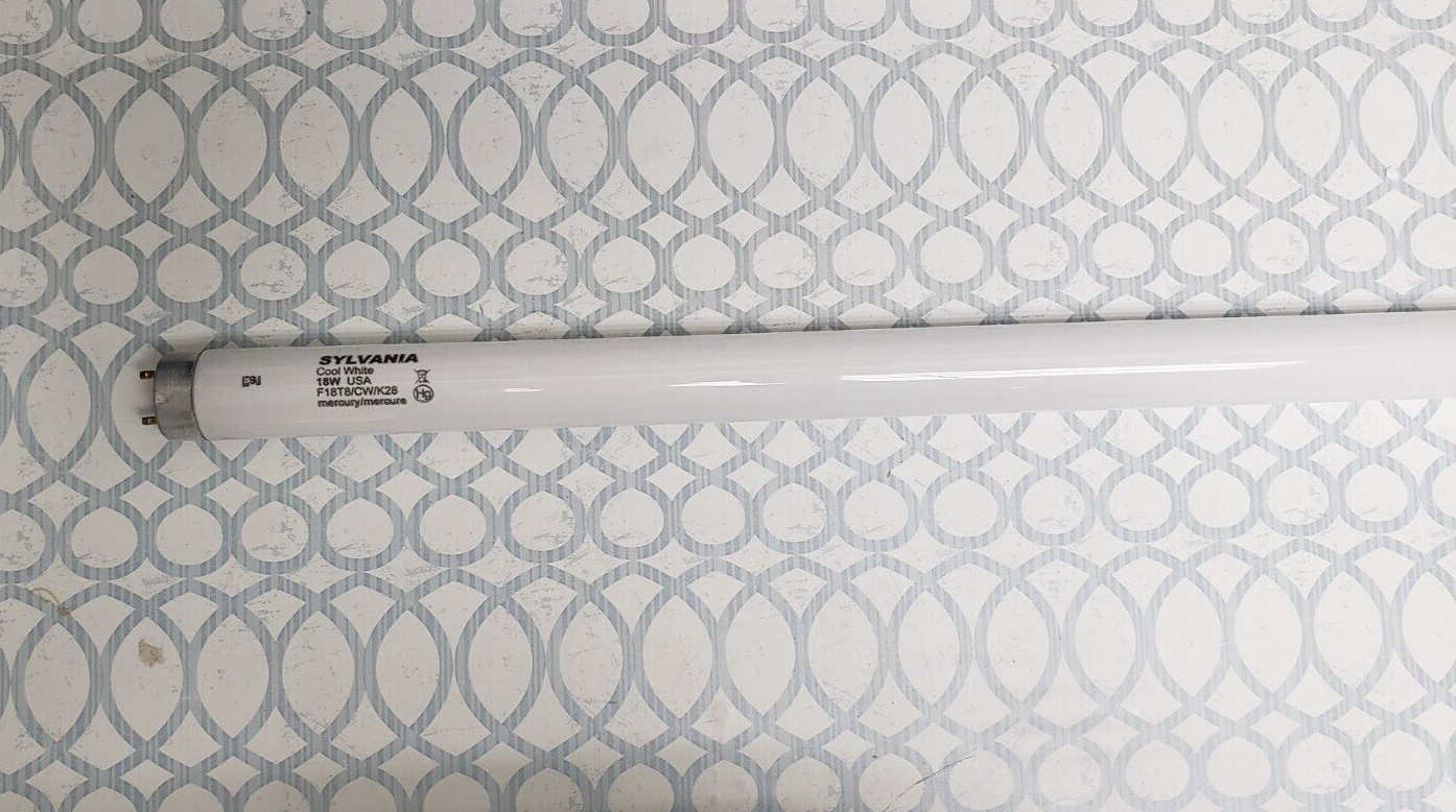 SYLVANIA Fluorescent Light Bulb 18W 28" COOL WHITE F18T8/CW/K28 | eBay