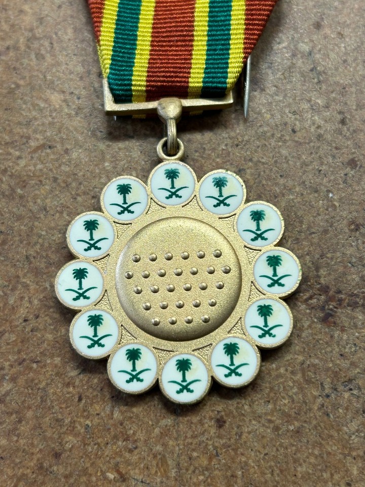 SAUDI ARABIA Gulf War Saudi Arabian Military Combat Service award Medal ...