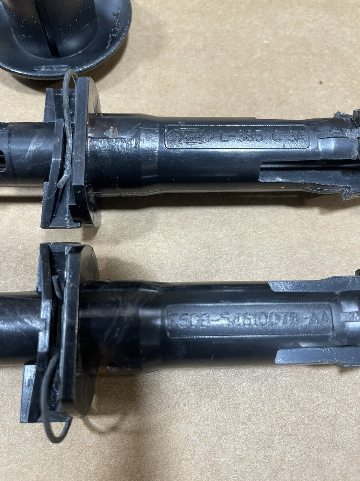 Head Rest Mounting Clip Set Black 1989 Thunderbird 1997 To Many Popular head-rest-mounting-clip-set-black-1989-thunderbird-1997-to-many-popular