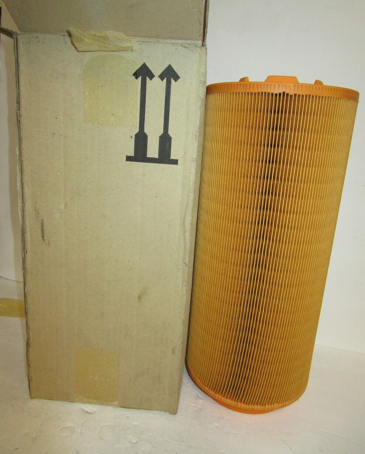 FLEETGUARD AF26168 - Air filter cross reference