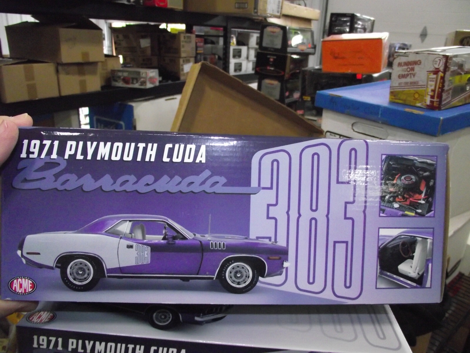 Acme 1/18 1971 Plymouth cuda 383 Purple W/ white billboard & interior ...