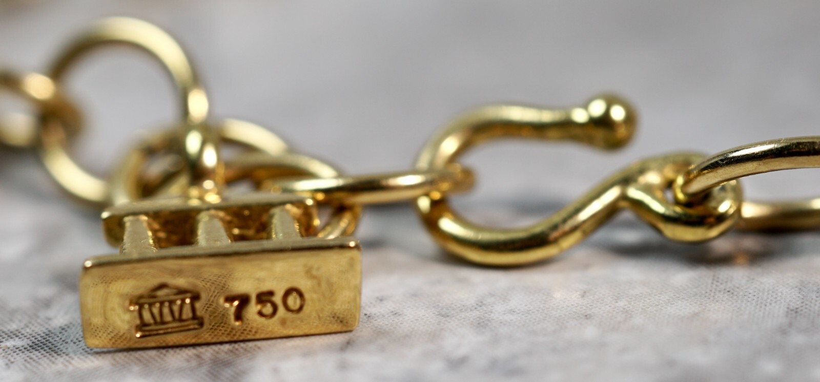 Temple St. Clair Magnified Sphere Amulet Arno Chain 18K Yellow Gold ...