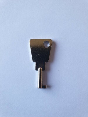 1 x KWL52 Fab & Fix quality replacement window key upvc window handle ...