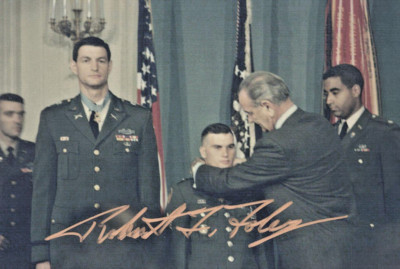 Robert Foley Vietnam War Medal of Honor Hand Signed 4x6 Photo TC46-255 ...