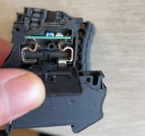 1 pcs phoenix contact ST4-HESILED24(5X20) 3036547 Cantilever Fuse ...