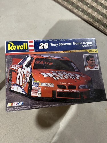 Revell NASCAR TONY STEWART #20 HOME DEPOT Grand Prix Model Kit 1:24 ...