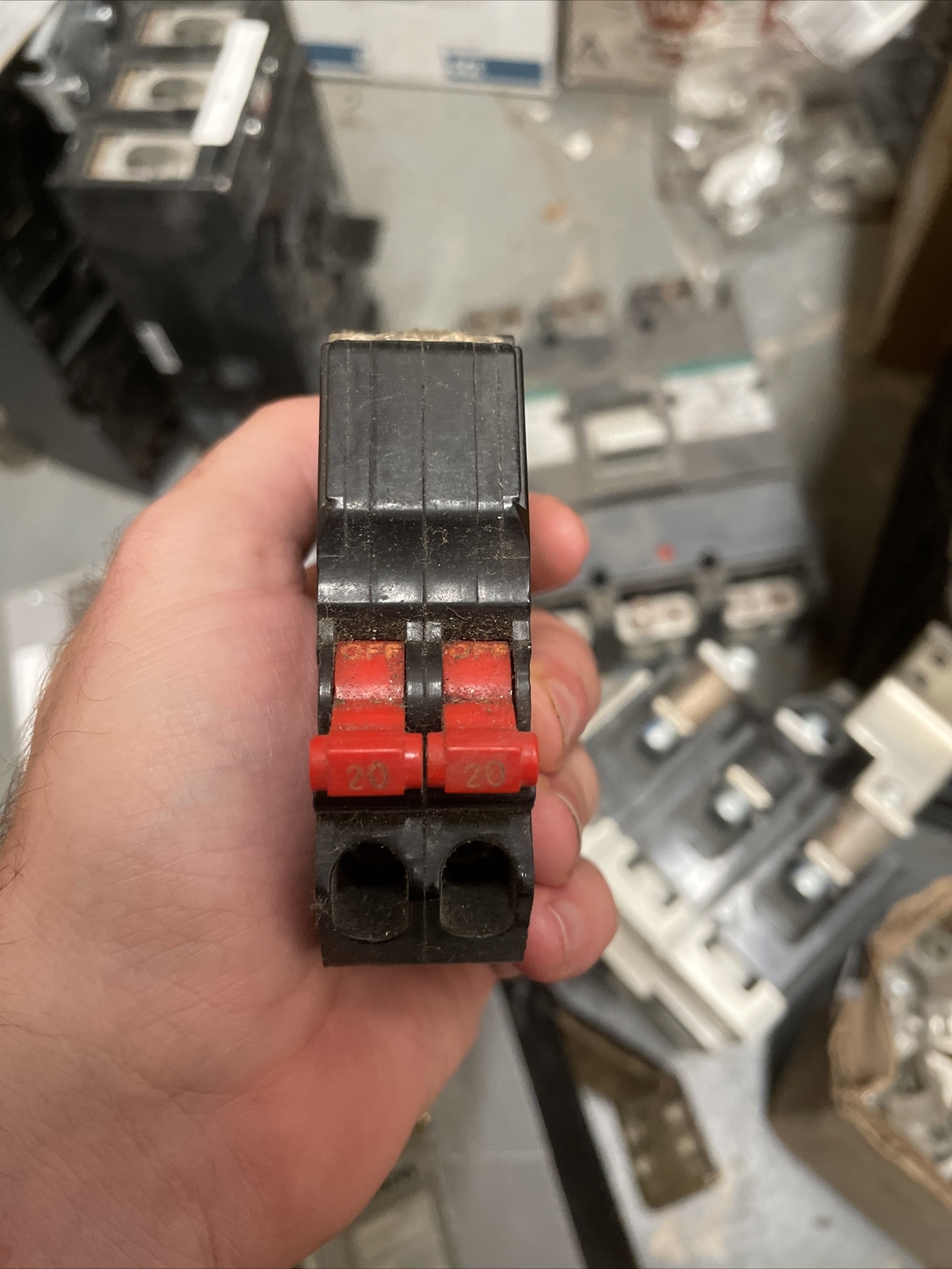 Murray MM2020 20-Amp 2-Pole MM Twin/Tandem Circuit Breaker 20A 2P 120 ...