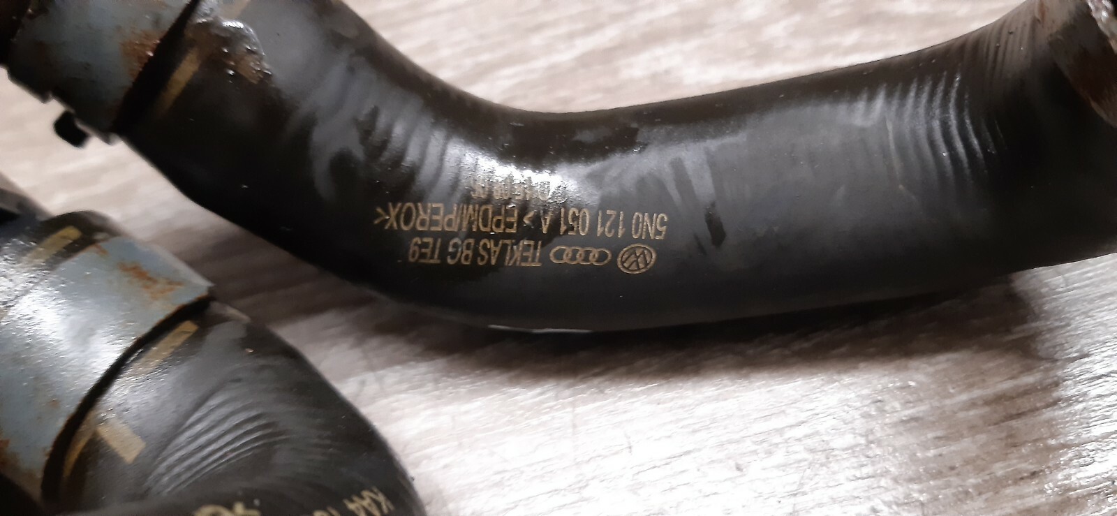 VW Touran 1T3 5N0121051A 5N0965561 1K0122051HK Kühlwasser Schlauch ...