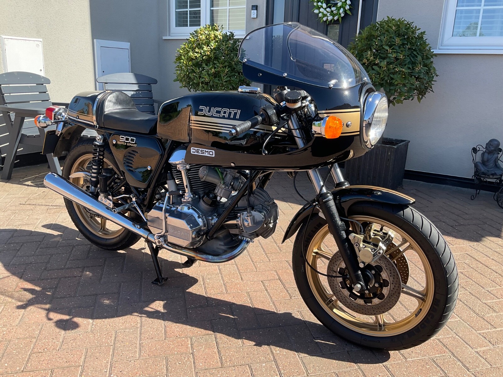 1980 Ducati 900ss Classic Motorcycle With Iconic Design And Performance ...