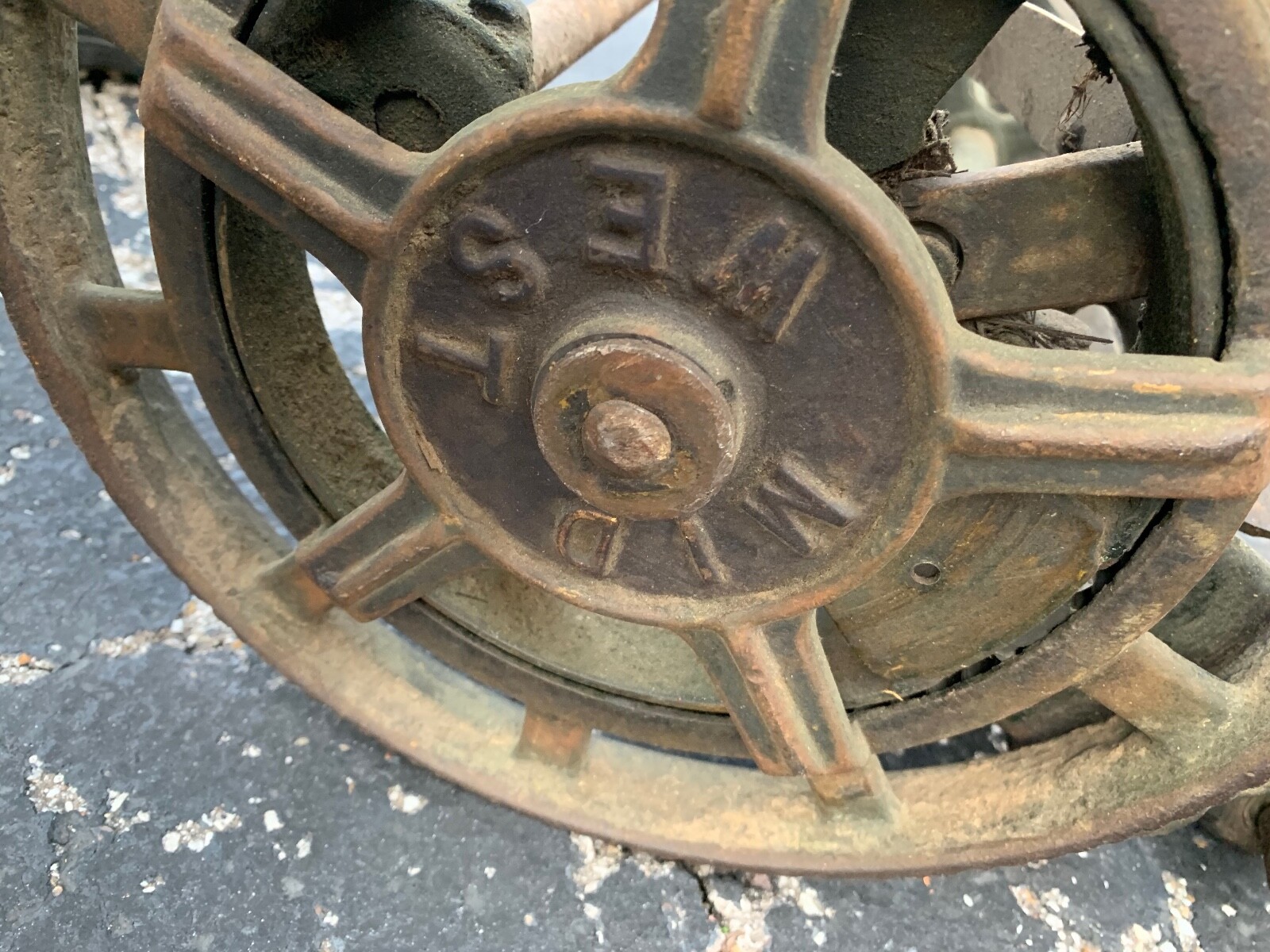 Late 1920 / Early 1930's Mid West Push Reel Mower by The Eclipse Lawn ...