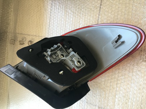 a2468200264 Originale Mercedes Benz W246 unità ottica posteriore dx ...