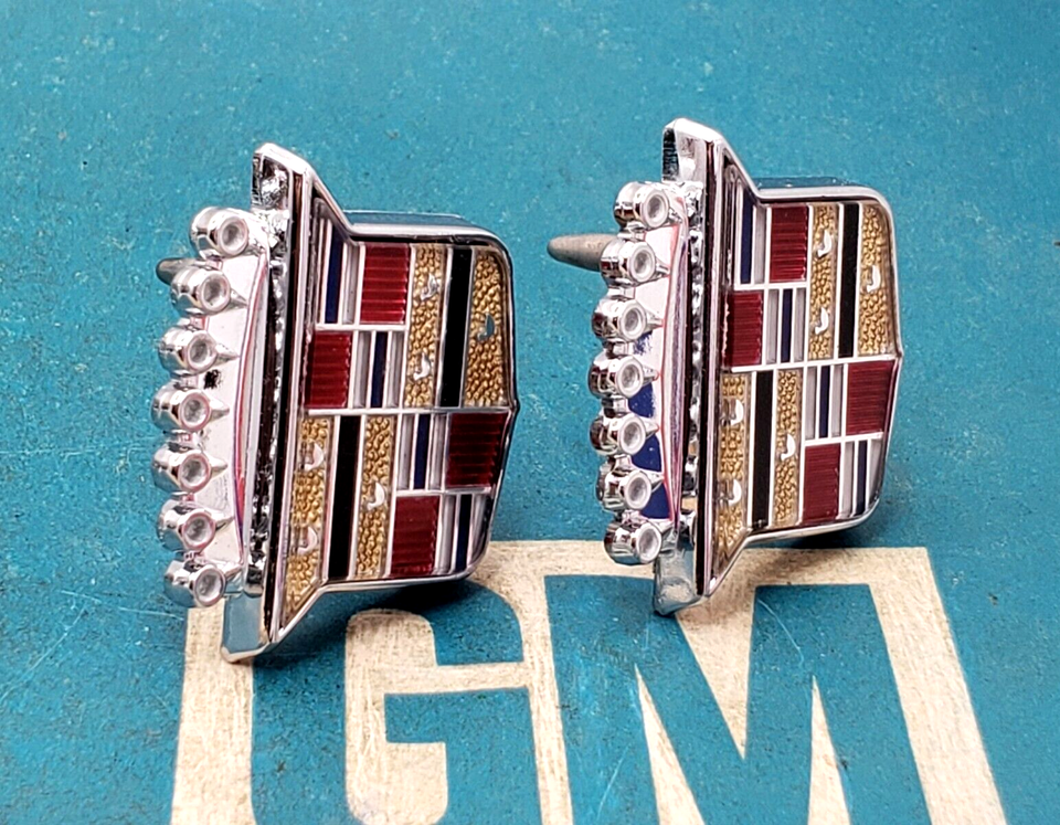x2 NEW GM 80 96 BROUGHAM ELDORADO FLEETWOOD ROOF CREST NOS EMBLEM SET ...
