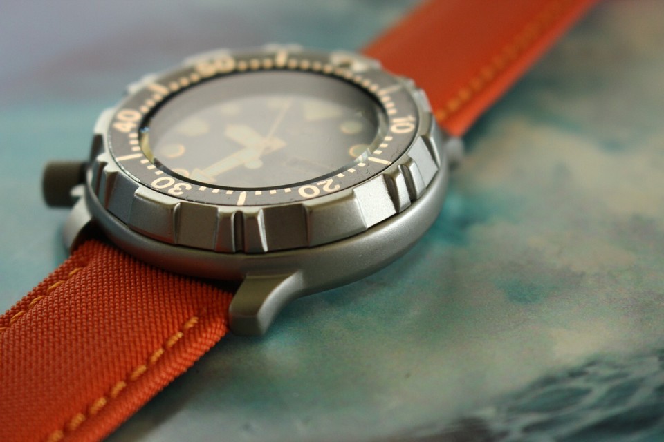 CITIZEN 300M BLACK DIAL TITANIUM DAY DATE YELLOW STRAP PRO DIVER WATCH ...