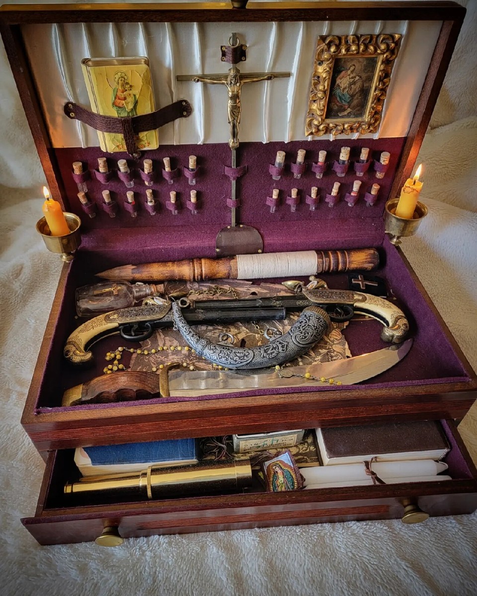 Antique Vampire Hunter Kit Vampire Hunter Kit Interior By