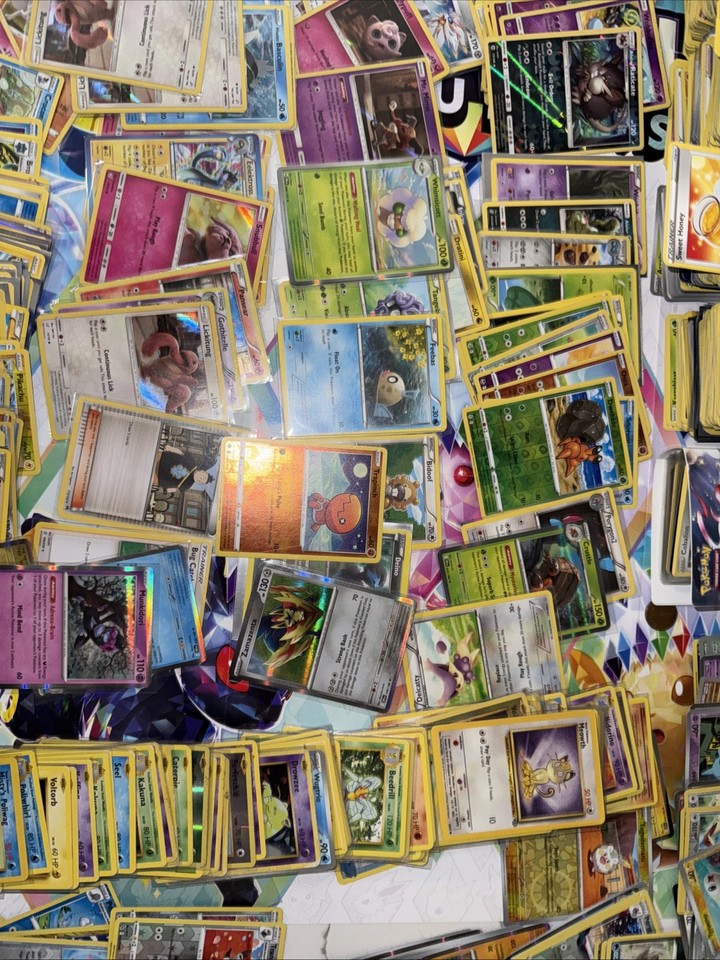 5000+ pokemon cards alot of old cards/vintage evolution black and white ...