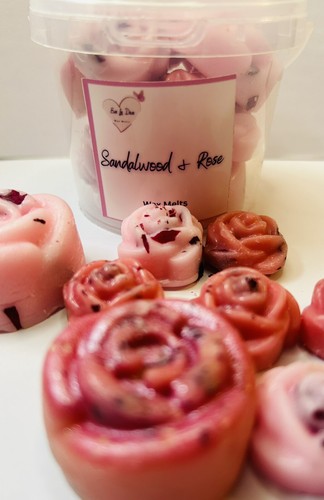Sandalwood and Rose wax melts with real rose petals. (Evaladiva wax ...