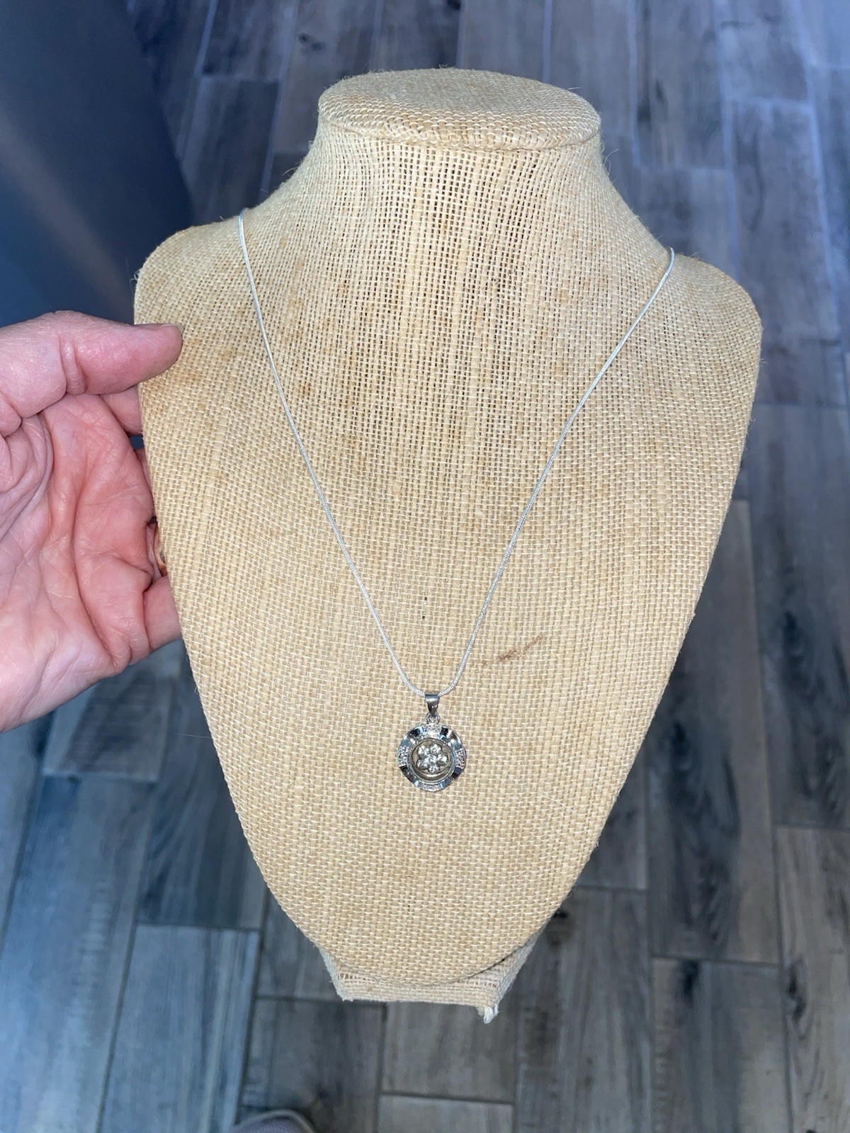 Unique Vintage Spinning Spinner Neclace Pendant 24 In… - Gem