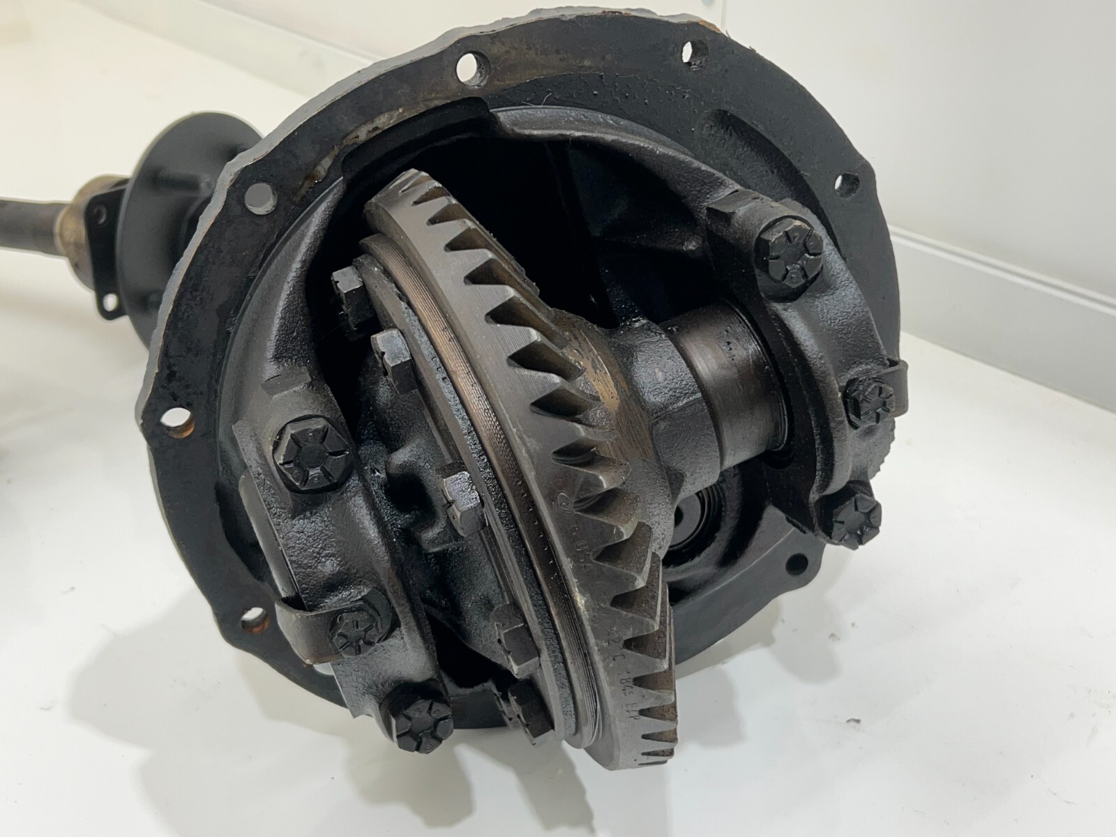 1977 Ford 28 Spline 9" Inch Rear End Center Section & Axles ...