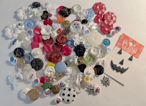 Lot of Vintage Novelty Buttons for Children Clothing or Crafting | eBay
