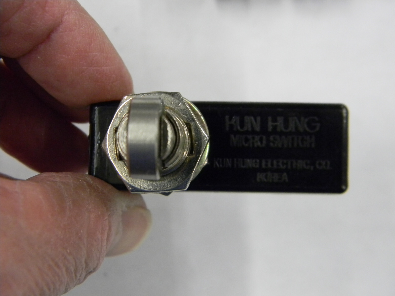 New Kun Hung Koino KH-9015-CRP Micro Switch w/ Roller Head D3A | eBay