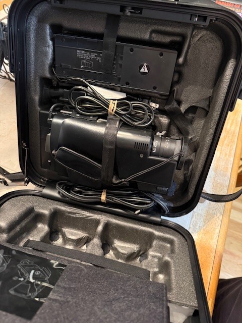 Zenith VM6200 VHS-C Camcorder Bundle Powers UP Functions Work AS IS/FOR ...