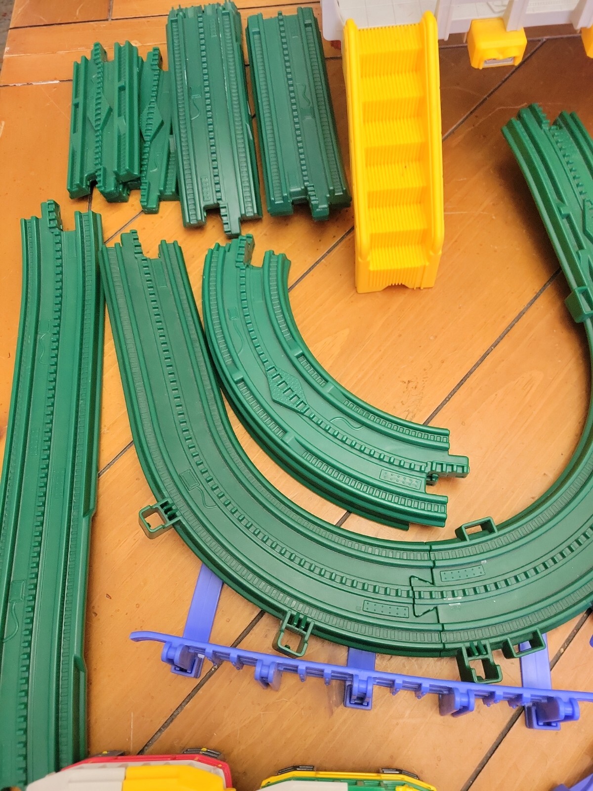 Huge Lot GeoTrax Fisher Price Train Set Track Remote & More Lot Airtrax ...