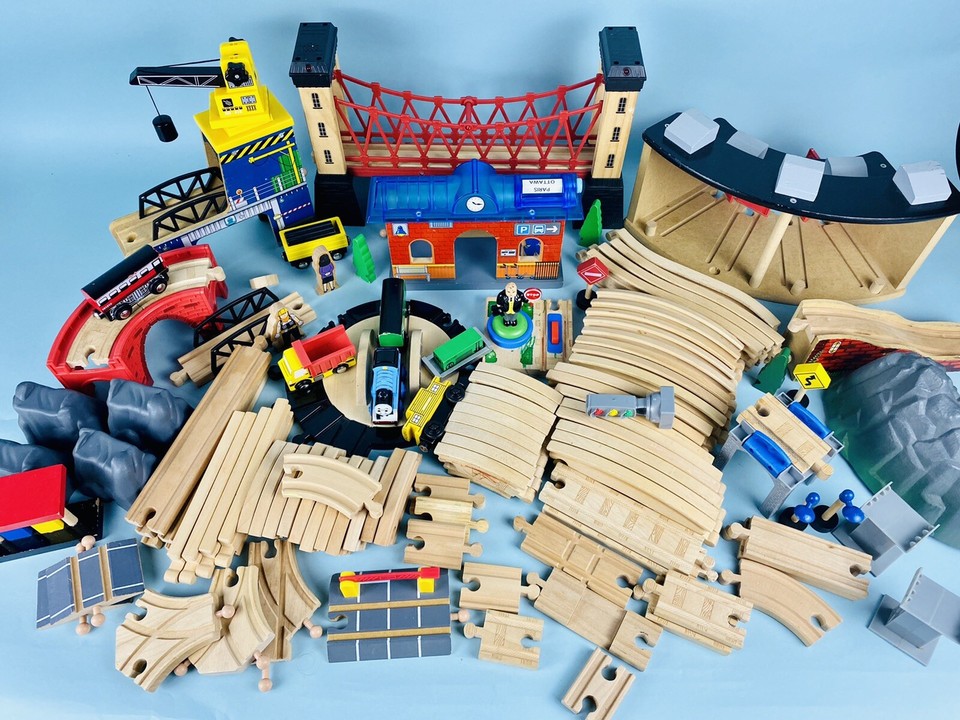 Lot Thomas The Train Engine Trackmaster Set Station Bridge Sounds Shed ...