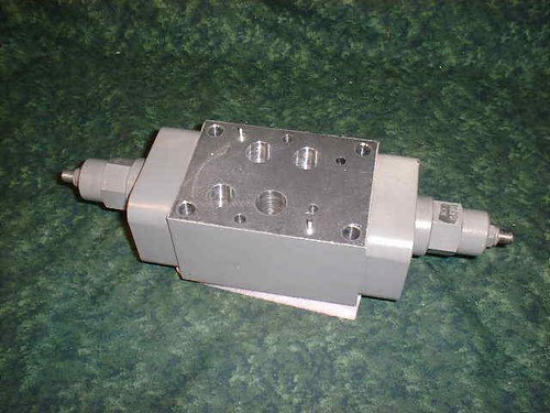 Sun Hydraulic DO5 Control Module Two # NCFB LCN on each side (12291-G5 ...