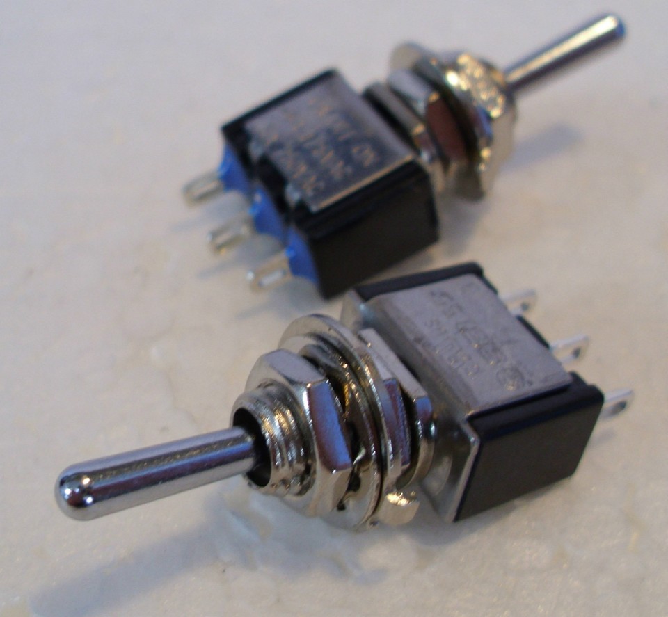 2K280 2 x Mini Toggle SPDT (on) Off (ON) Biased Peco Point Motor Switch ...