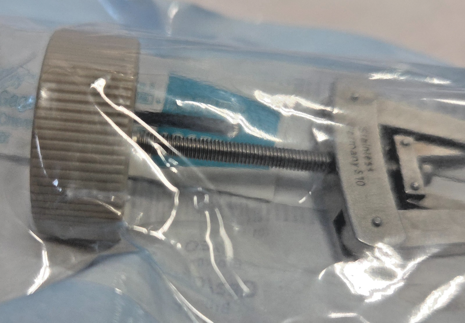 Stryker Leibinger 07-40270 Self-retaining Retractor w/ Guiding Sleeves ...