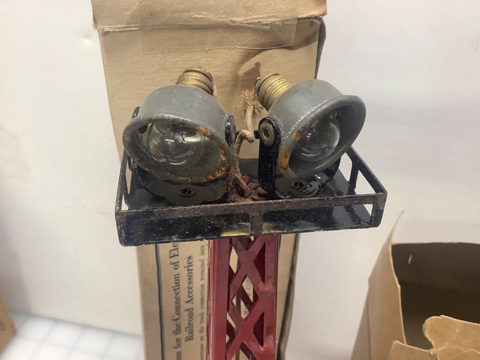 Vintage Marx Train Revolving Beacon Tower, Crossing signal, Floodlight ...