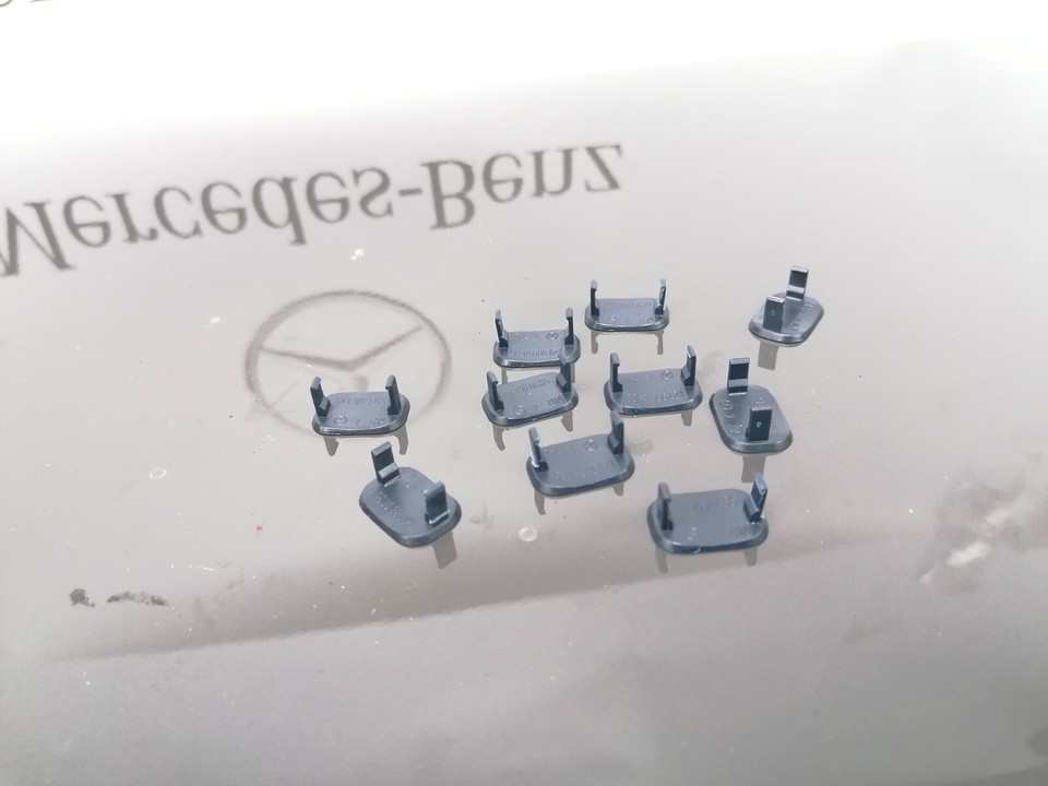 MERCEDES W123 UNDER DASHBOARD KICK PANEL CLIP SCREW CAP BLUE PRICE FOR ...