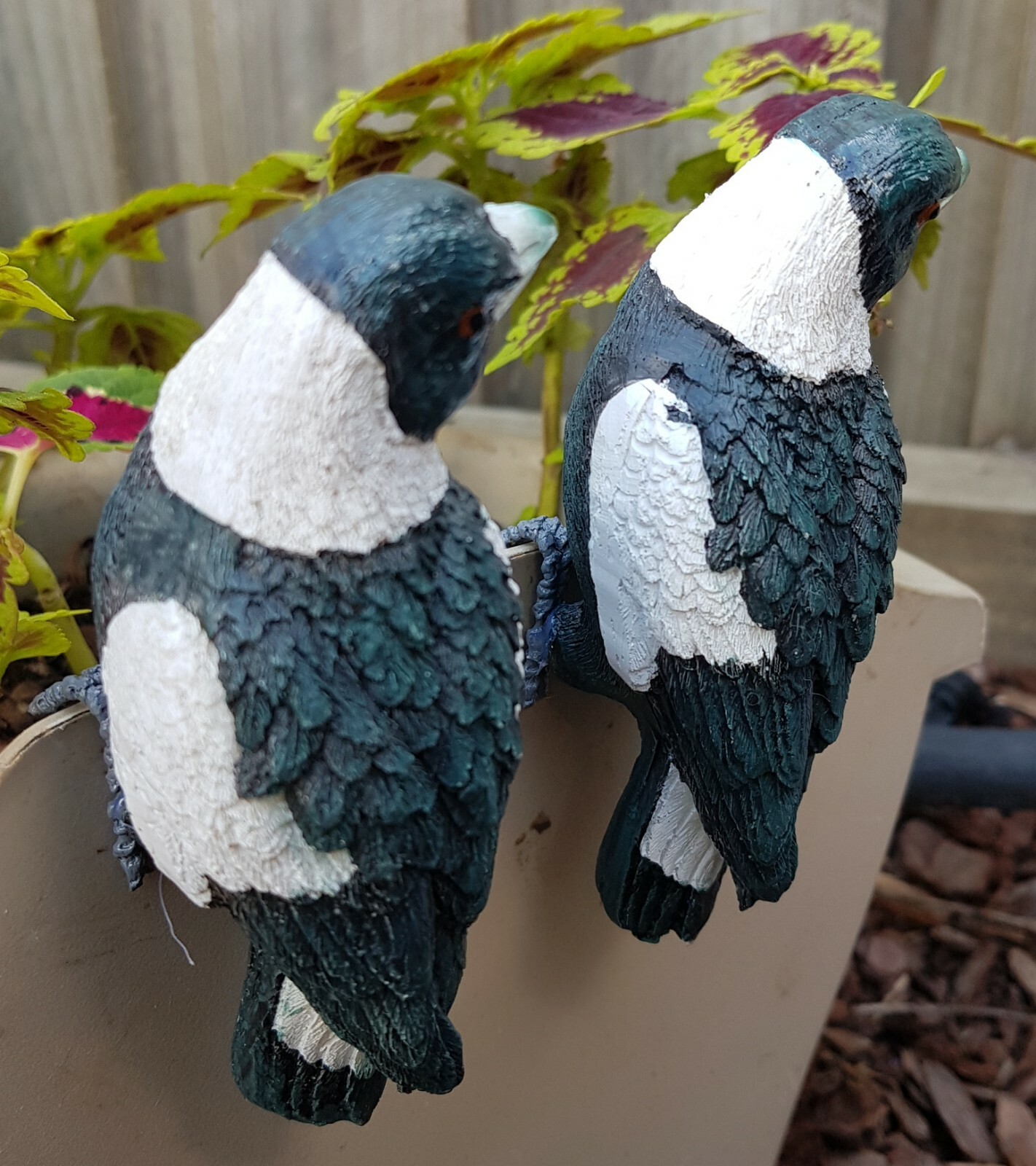 Set of 2 Magpie Pot Sitters Ornament Statue Figurine Bird Garden Décor ...