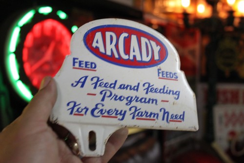 RARE 1950s ARCADY FEED FOR EVERY FARM STAMPED PAINTED METAL TOPPER SIGN ...