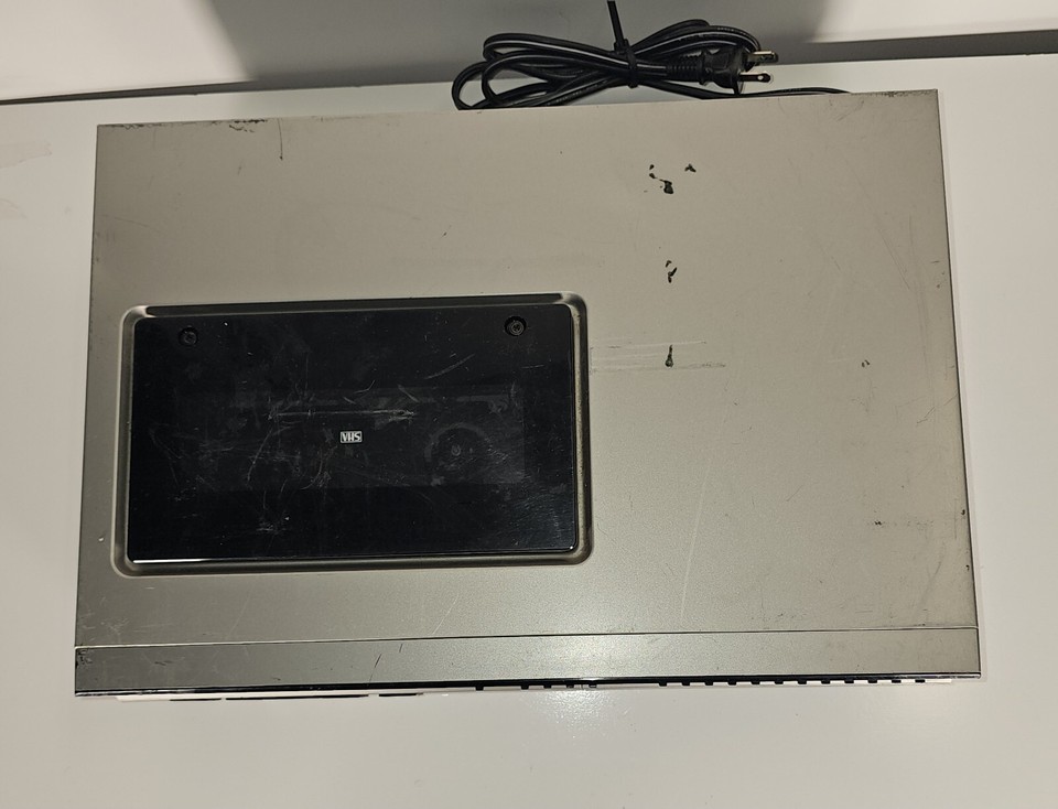 Sylvania rare Top Loading VCR VHS Player VC2230SL01 works requires ...