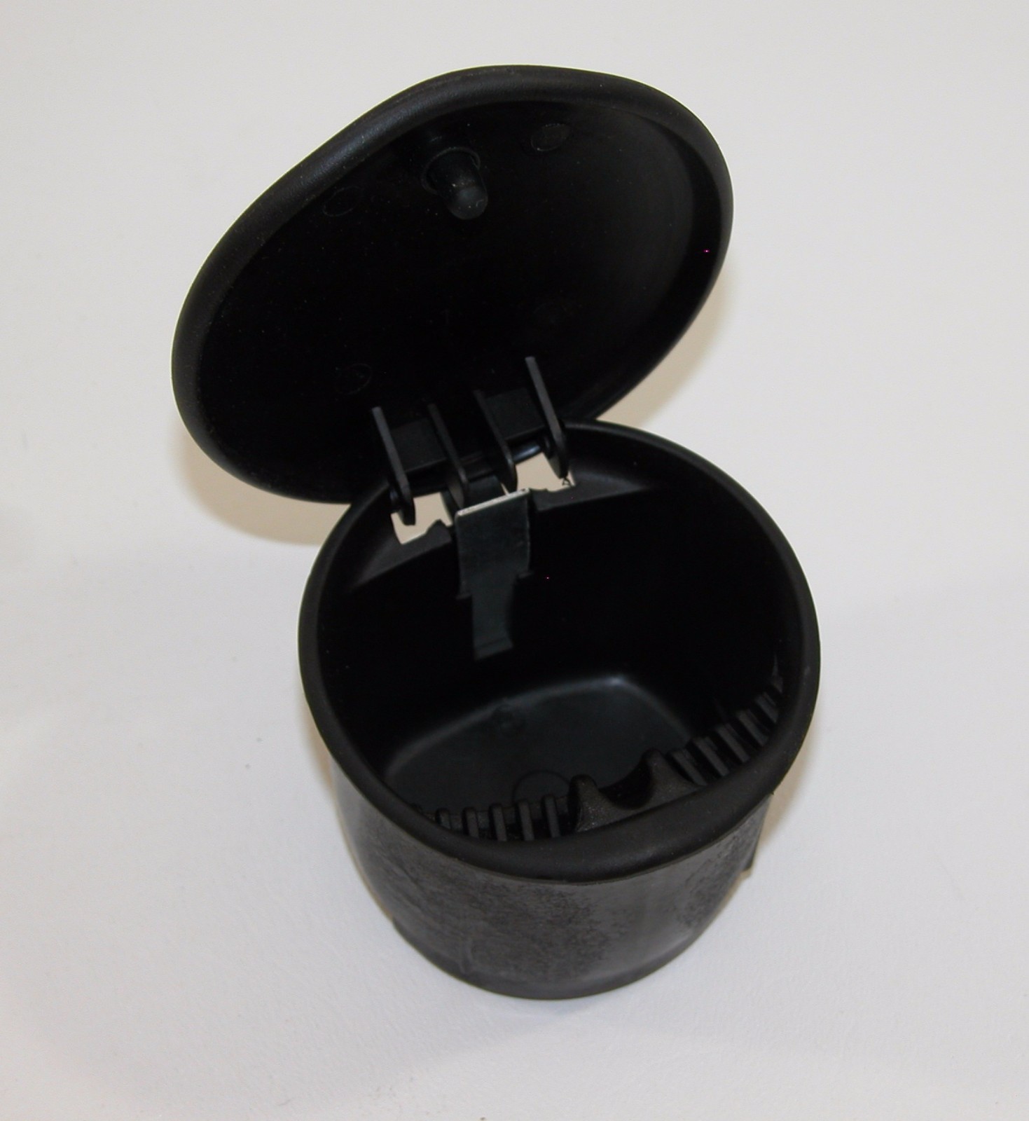 04-13 Impala Malibu Center Console Cup Holder Ash Tray Insert Assembly ...