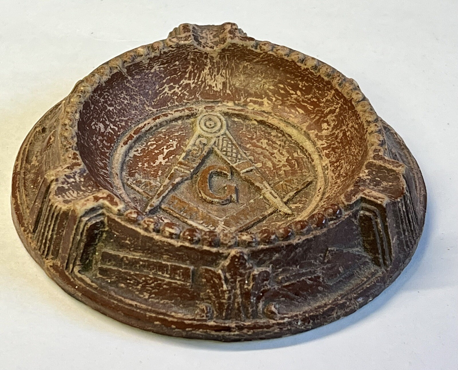 Vintage Red Masonic Freemason Oddfellows Free Mason Cigarette Ashtray G ...