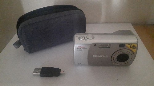 Olympus CAMEDIA X100 Silver 3.2MP Compact Digital Camera Tested Working ...