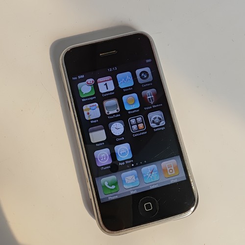 Apple iPhone 1st gen (iPhone 2G) 8GB very perfect 2MP 3.5" iOS 3.1.2 NO ...