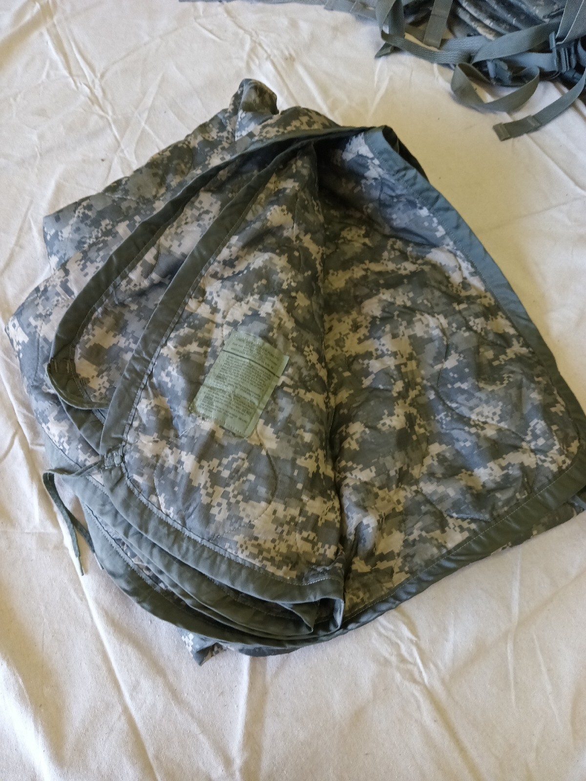 US Military Army ACU Digital Wet Weather PONCHO LINER Woobie Blanket ...