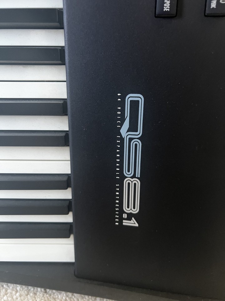 ALESIS QS8.1 64 Voice Master Controller /88 Key Synthesizer Keyboard ...